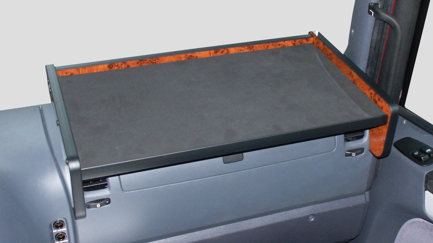 Dashboard passenger table Scania R / P / G walnut