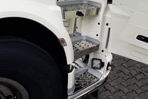 Trittstufen Fahrerhausaufstiege | DAF XF106 & Neuer DAF XF Truck ...